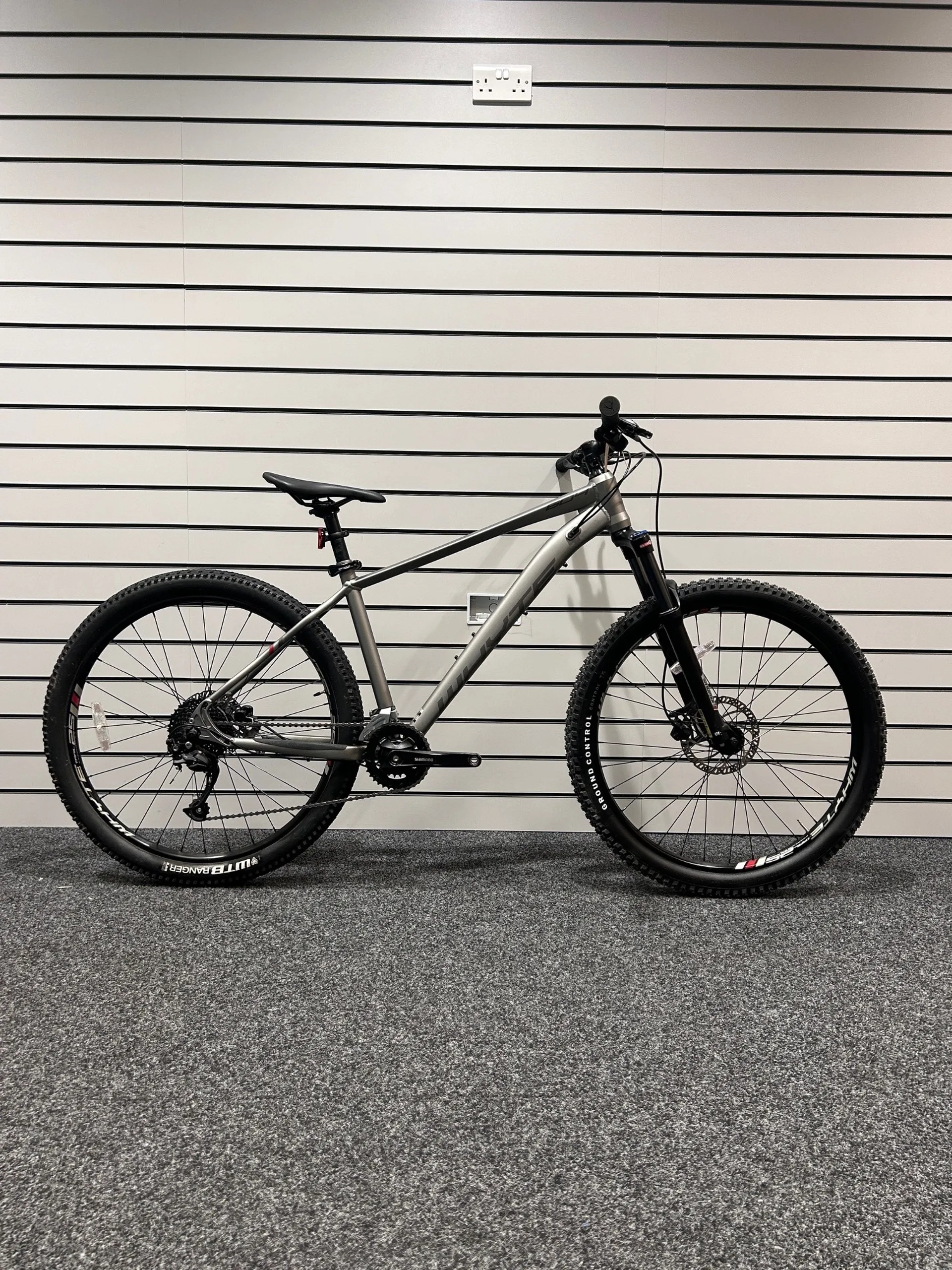 2nd Hand Whyte 604 V2 Mountain Bike Large 2021 Grey