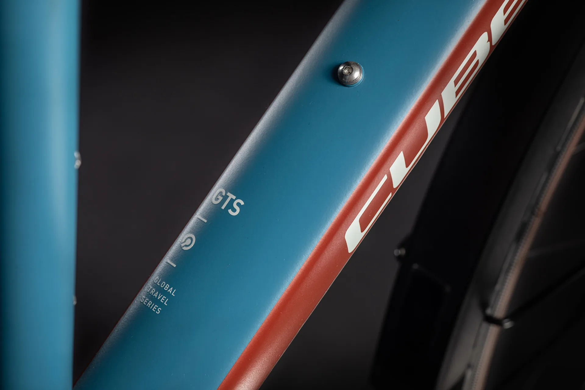 Cube Kathmandu Pro Hybrid/Touring Bike 2021 Blue/Red