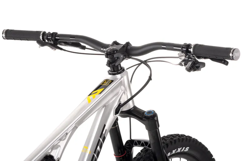 NukeProof Reactor 275 Pro 27.5 Mountain Bike 2021 Brushed Alloy