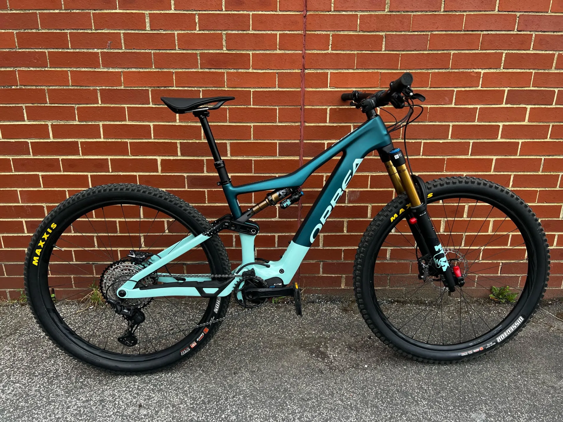 2nd Hand Orbea Rise M10 Medium Electric Mountain Bike 2022 Green/Ocean