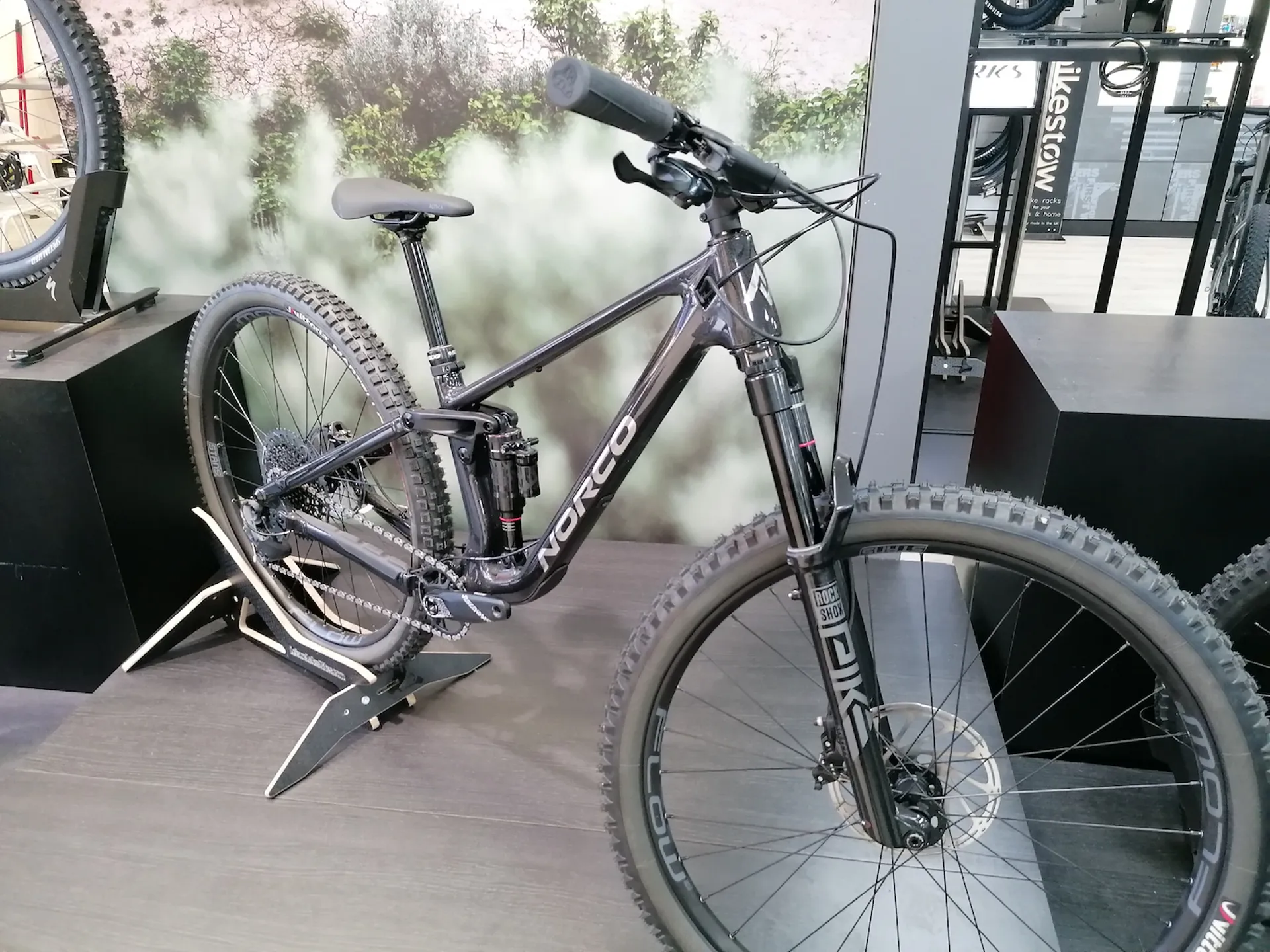 Ex Display Norco Fluid FS C2 S Small Mountain Bike 2024 Black/Chrome
