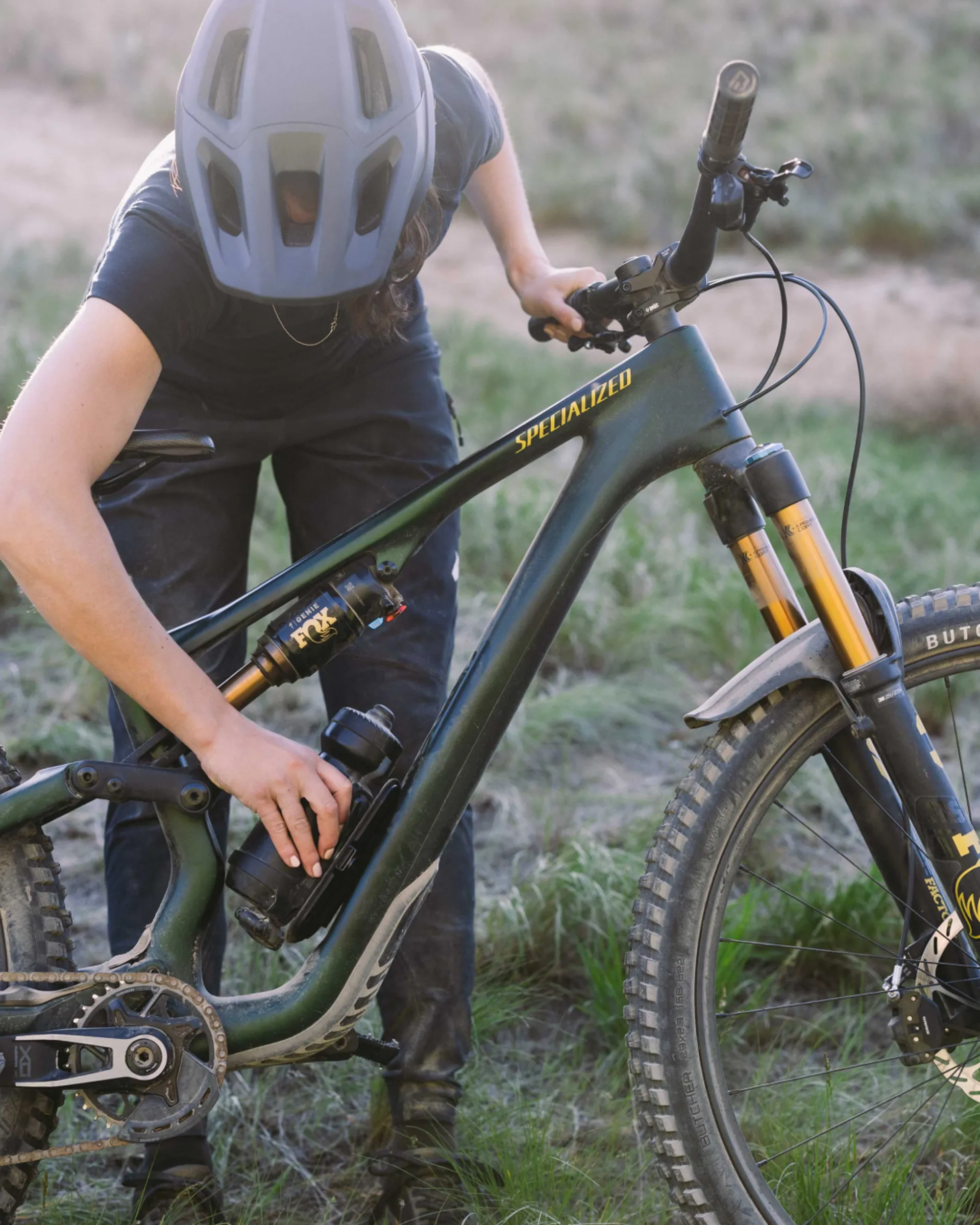Specialized Stumpjumper Pro Carbon Mountain Bike 2025 Satin Green Tint ...